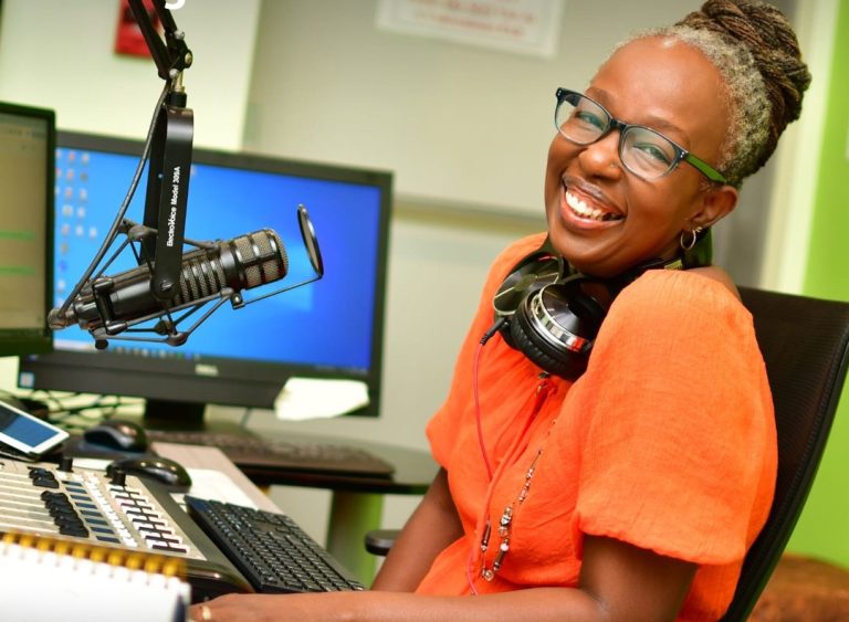 Life 97.5 FM - Starcom Network