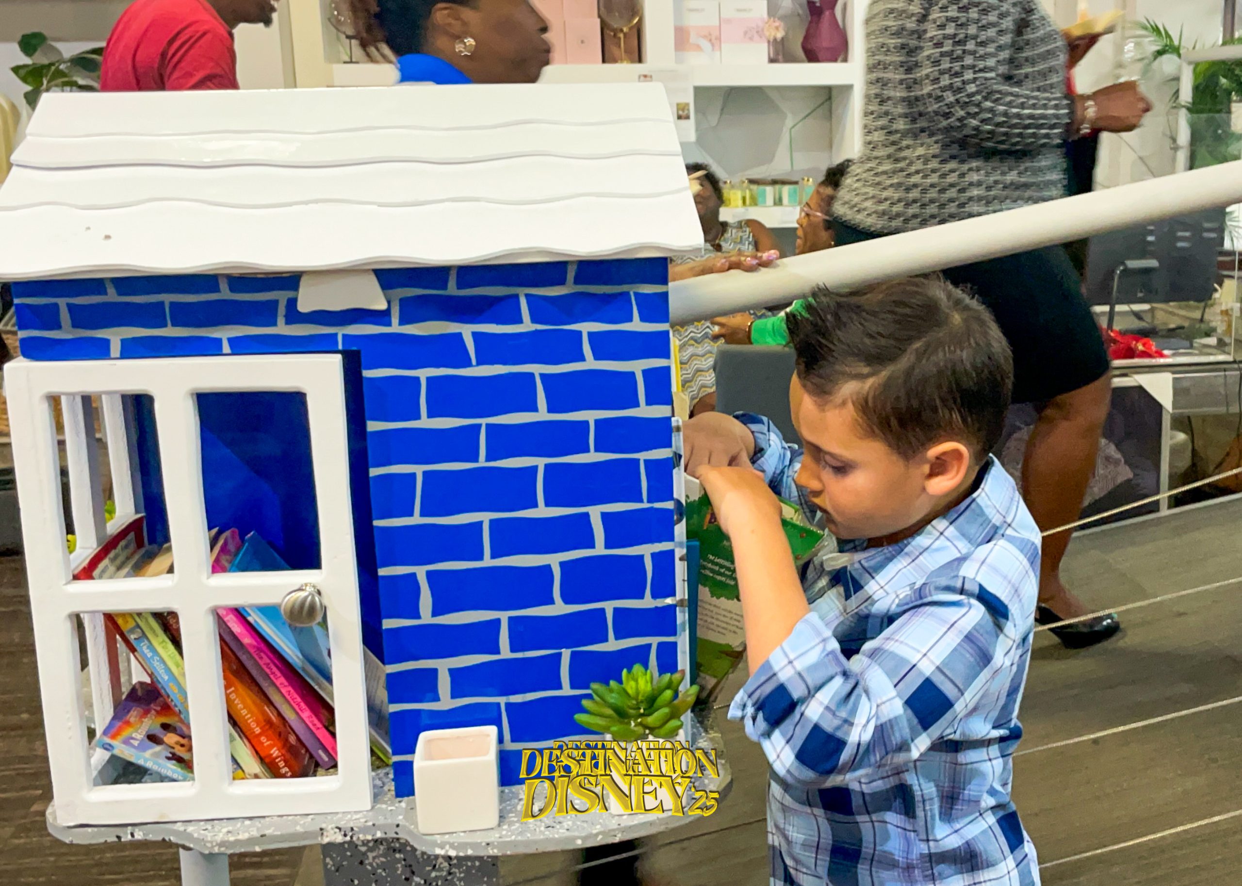 Destination Disney 2025 - Starcom Network